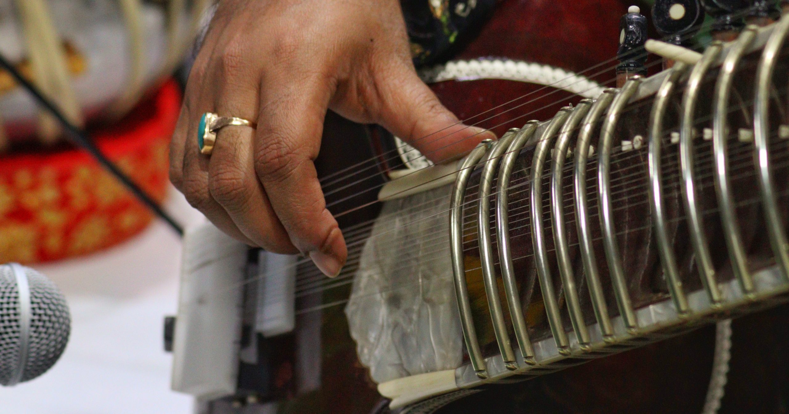 Sitar maestro Purbayan Chatterjee drops NFT - Musicplus